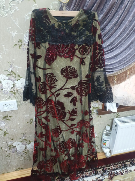 Kelinlik kuylaklari sotiladi