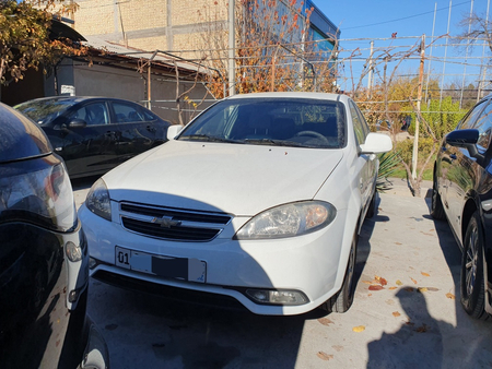 Chevrolet Gentra. Mexanika 2015. Yurgani 359000. Narxi 7300