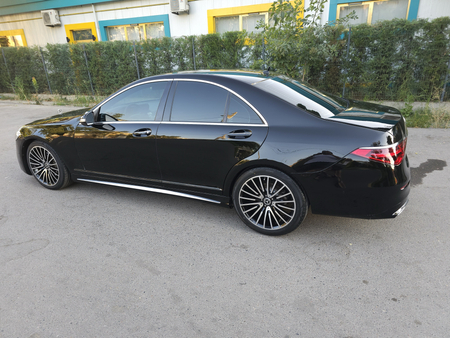 Mercedes W221 на W223