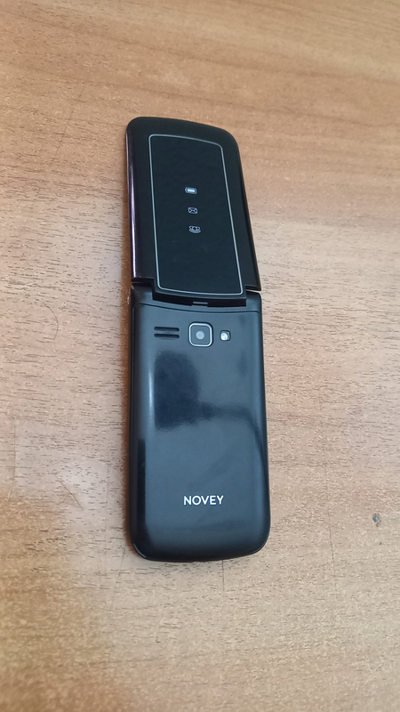 Novey A70R   telefon