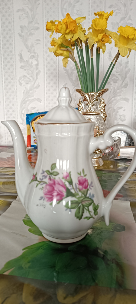 Чайники заварочные и молочники
