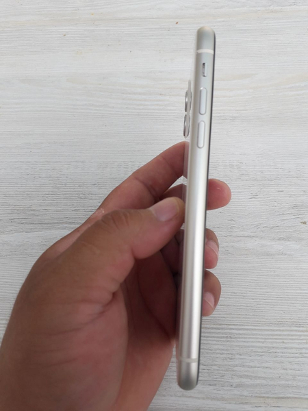 Iphone 11  icloudga tushgan