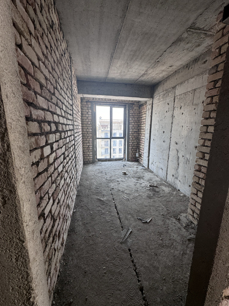Eshonguzar City 133 kvadrat 63000$ srochna sotiladi