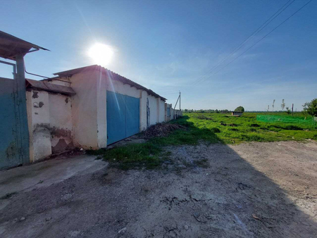 Продается участок в М/У районе.