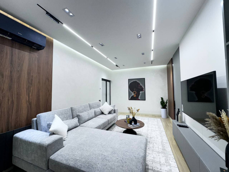 Продам квартиру 2/8/9 на метро Ойбек
