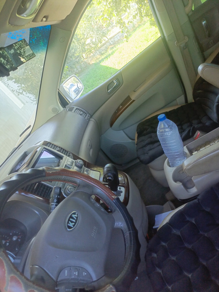 Kia carnival 2008