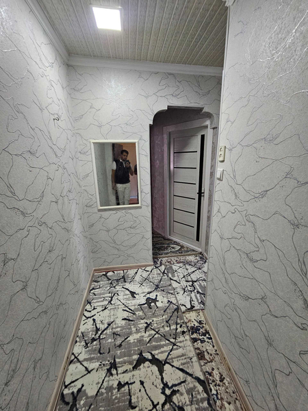 2 xonali 54m² 1-qavat uy sotiladi.