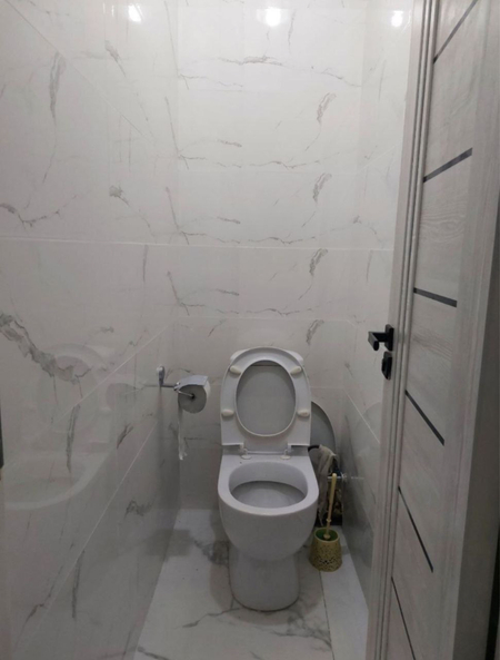 ТТЗ   Бойжигит  4 - ком. 1 - этаж Балкон: 2х6 Площадь: 80м²
