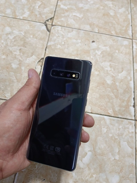 samsung s10+ 8 128 gb srochni sotiladi.