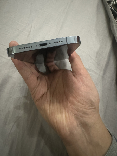Продаю Iphone 14 pro max 256 gb в идеальном состояние даже точки нету
