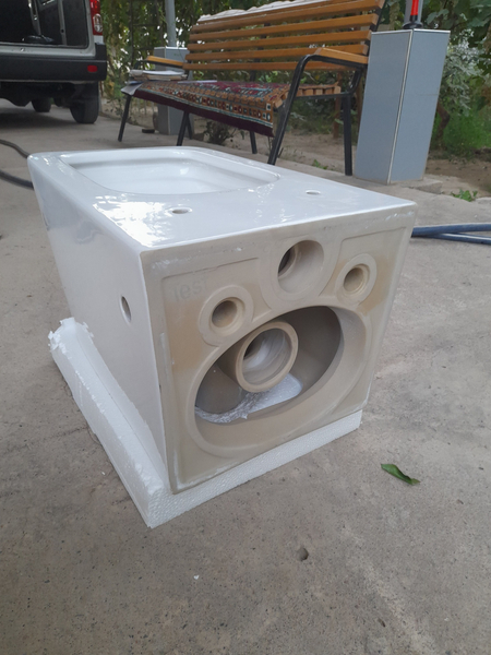 Продам висячий унитаз с инсталляций.