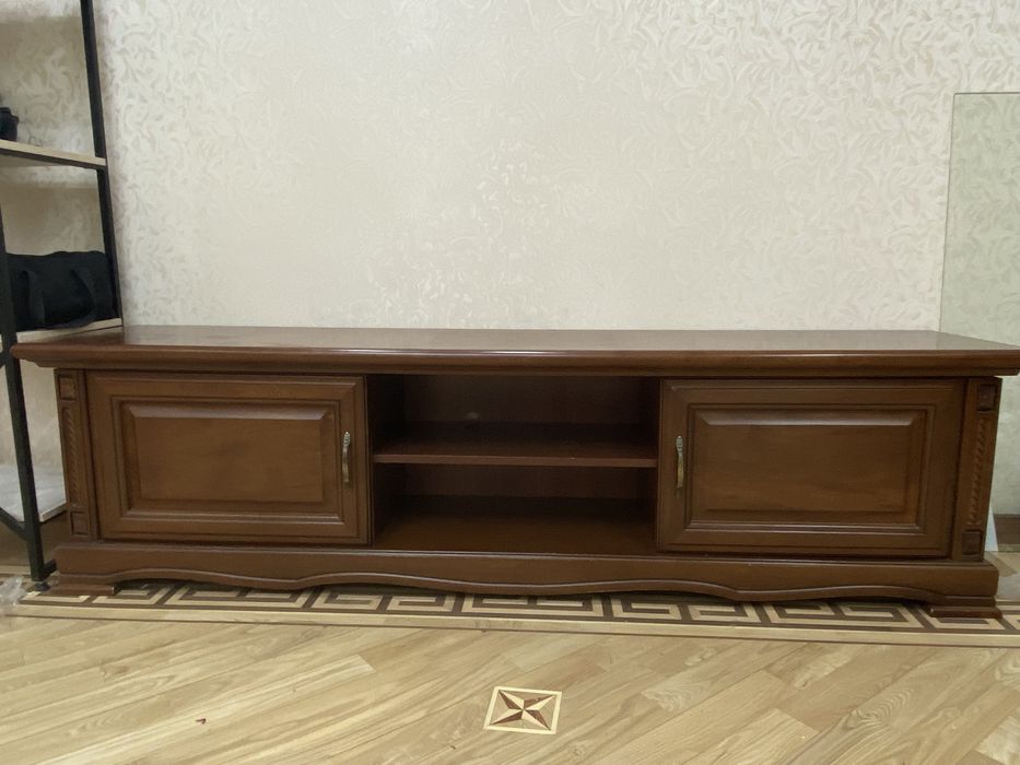 Кондицонеры, холодильник, и мебель
