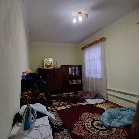 Срочно араловул масжид ёнидан 6сотих 5хона тайёр ховли  сотилади