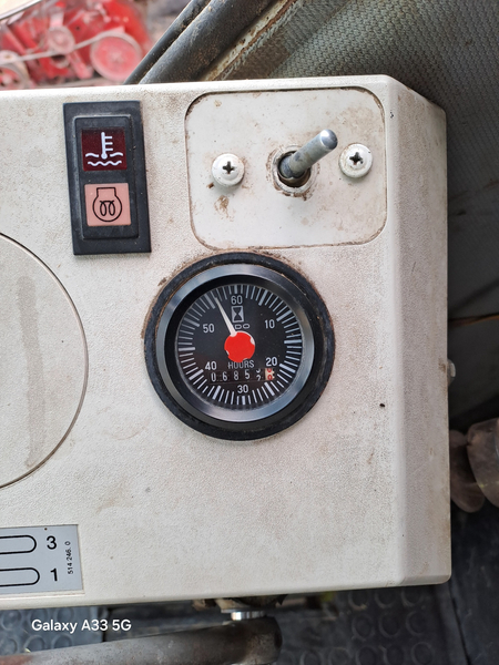 Claas yil 2011 motor ochilmagan 1 qul minilga xolati zur ishga tayyor