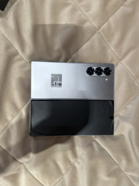 Samsung Galaxy Z Fold 6