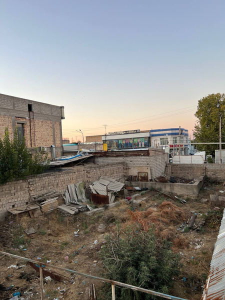 Nazarbekda 8.5 sotix yolni yuzida yer sotiladi
