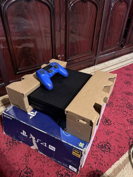 Playstation 4 pro 1TB