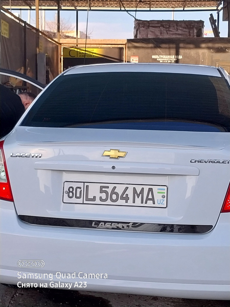 Ласетти сотилади
