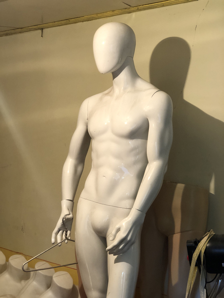 Maniken b/u xolati zor kam iwlatlgan