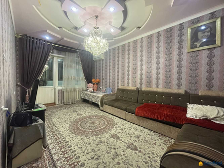 В районе Юнусабад 10 квартале продается 2 ком квартира (J 2022)