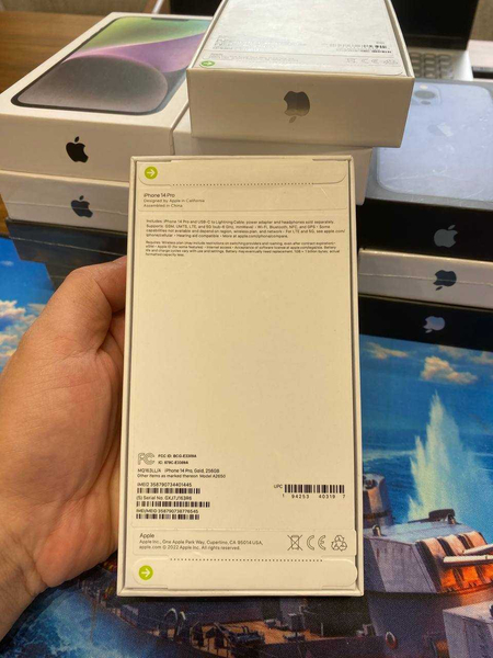 Продаётся Iphone 14 новый, дешего!
