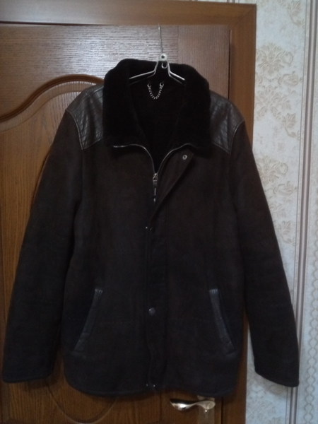 Продам замшевая пальто.