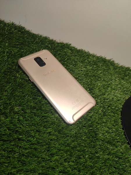 Samsung A6 sotiladi