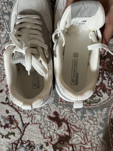 Продаю женскую кроссовки Nike оригинал