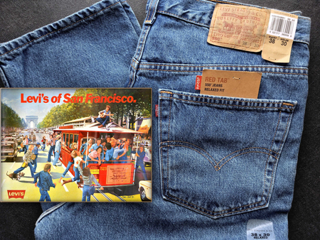 VINTAGE 2001 Made in U.S.A. LEVI'S® 550™ Relaxed Fit Jeans — W38 L30