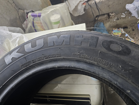Продается 1 Штук Авто шина KUMHO SOLUS KH 16 205/55/16 
То 
Тоши
То