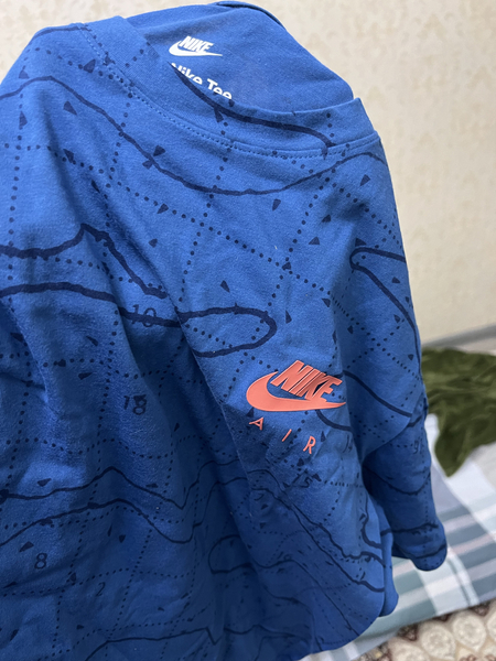 Продам оригинальную футболку от Nike