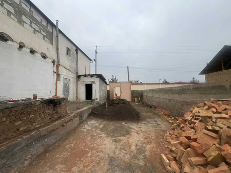 Эълон№4280  Қурилиши тугалланмаган ховли  сотилади.