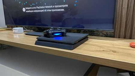 Продается Своя sony playstation 4 slim 1tb