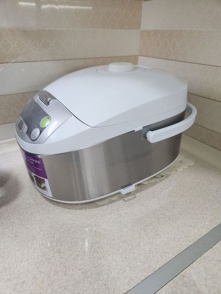Продаётся мультиварка Philips плюс подарок