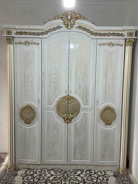 Мебель ( шкаф и кровати )