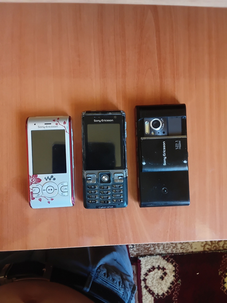 Sony ericsson c702