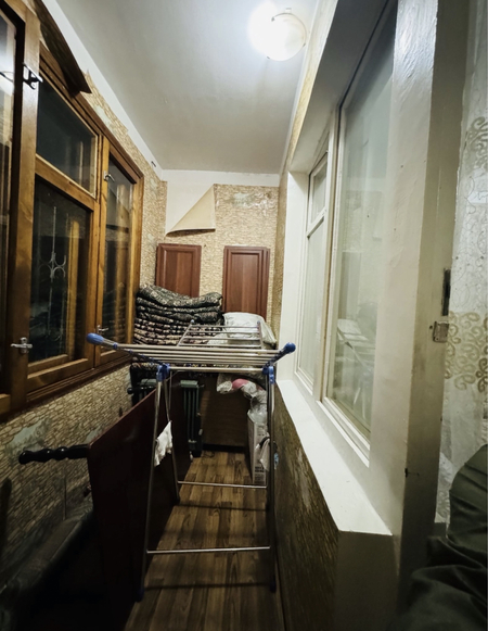 Феруза Продается квартира 2/2/4 балкон 1.5х3