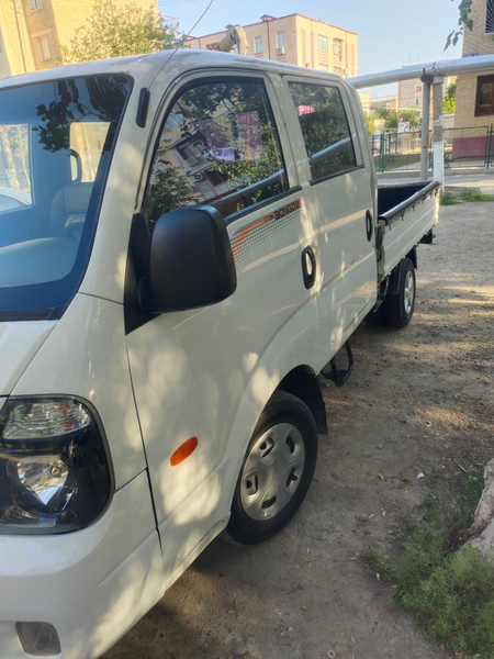 KIA BONGO III сотилади