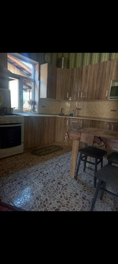 Toshkent shaxar markazidan 4 xonali 2 qavatli hovli sotiladi