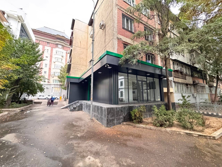 Аренда подОфис Ориентир Метро Ойбек  135м2 3500$торг