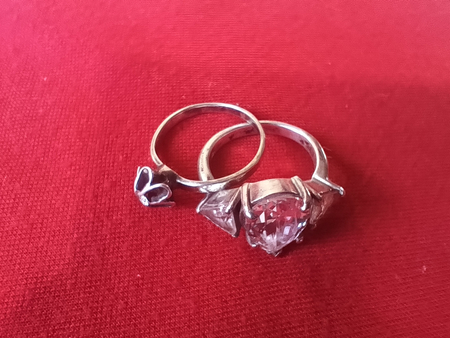 Серебряные кольца с фианитами