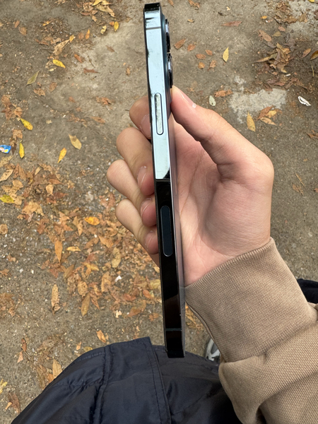 Продам IPhone 12 pro max