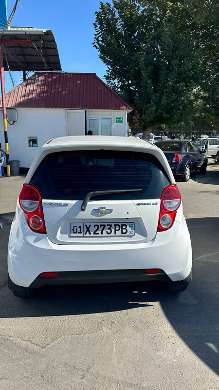 Срочна продам Спарк автомат