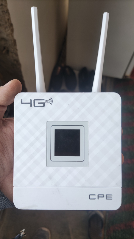 wi fi roter  sim karta  4 G krome uzmobile vsyo sim karta rabotaet