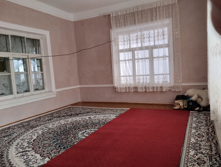 Котта ховли сотилади.