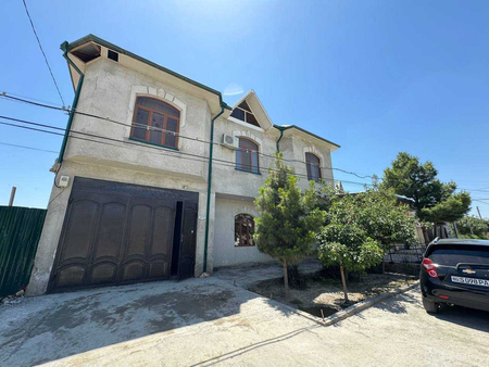 Tayyor 6 sotiqli hovli sotiladi.