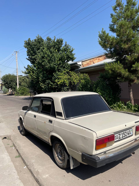 Vaz 2107 sotiladi holati ortacha Faqat benzinda yurgan