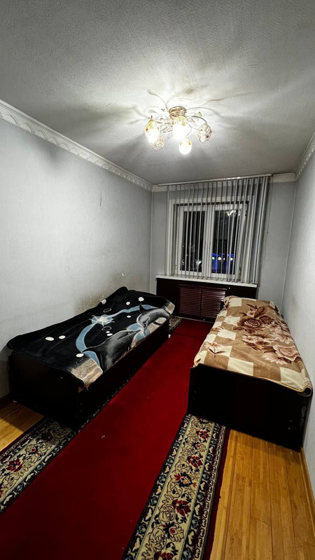 Буюк Ипак Йули 4/4/5  80м²  Кирпич.