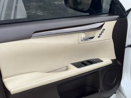 Продаётся Lexus ES 200