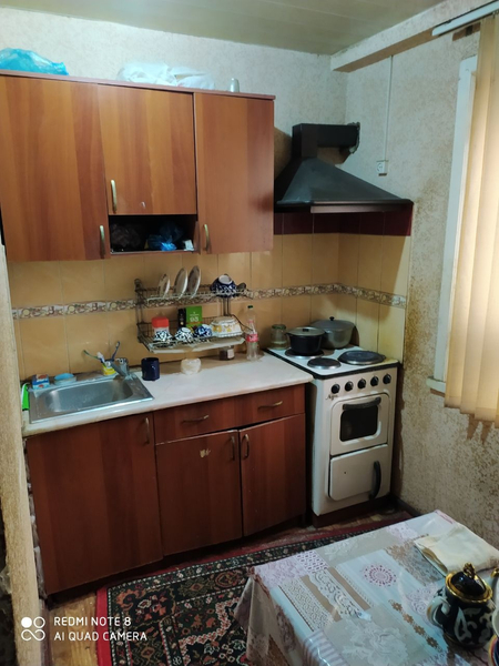 Продам спутник2 1ком 2этаж 2этажки возле метро 5станция с ремонтом